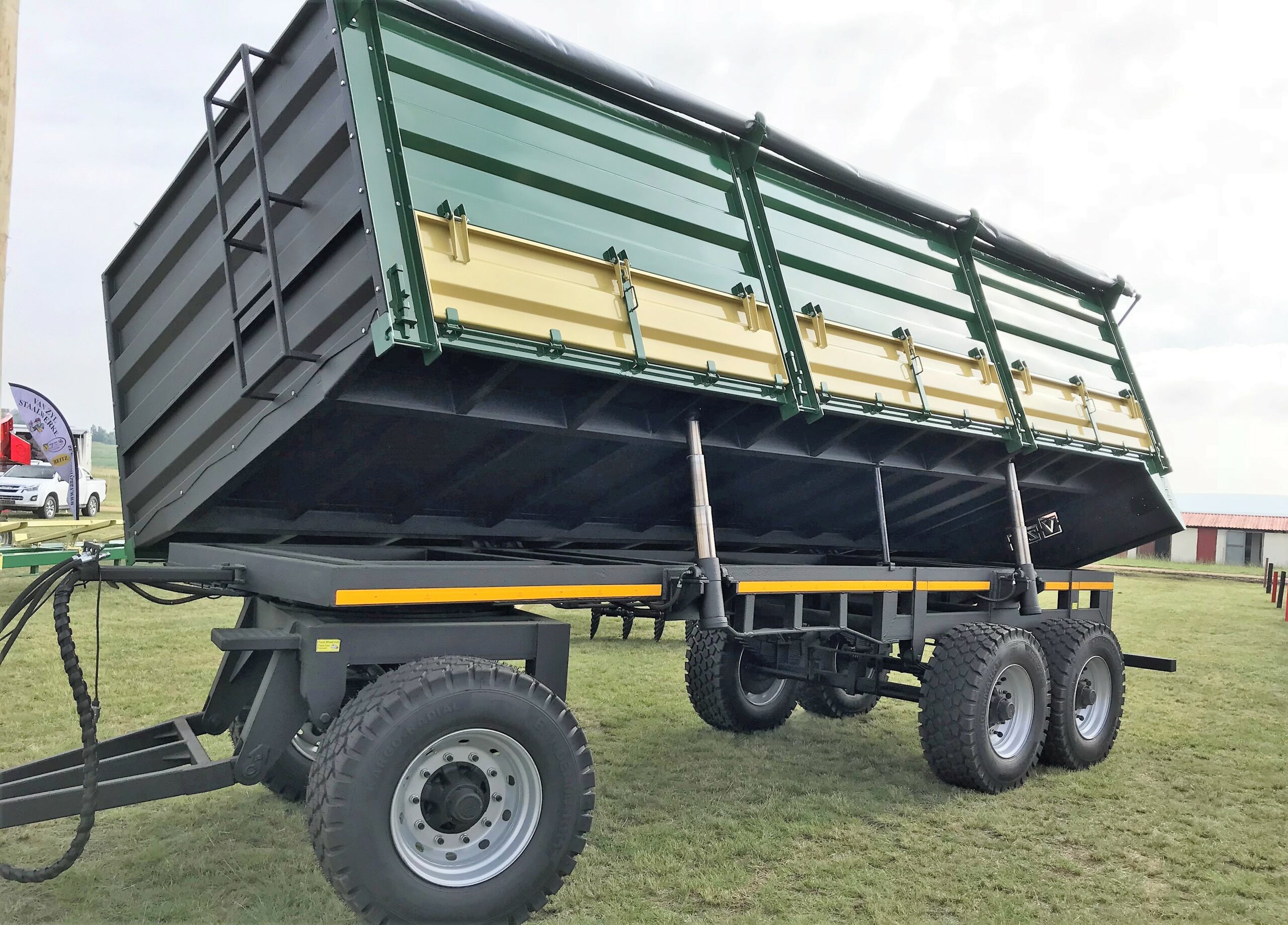 Side Tipper 20T - Van Zyl Staal