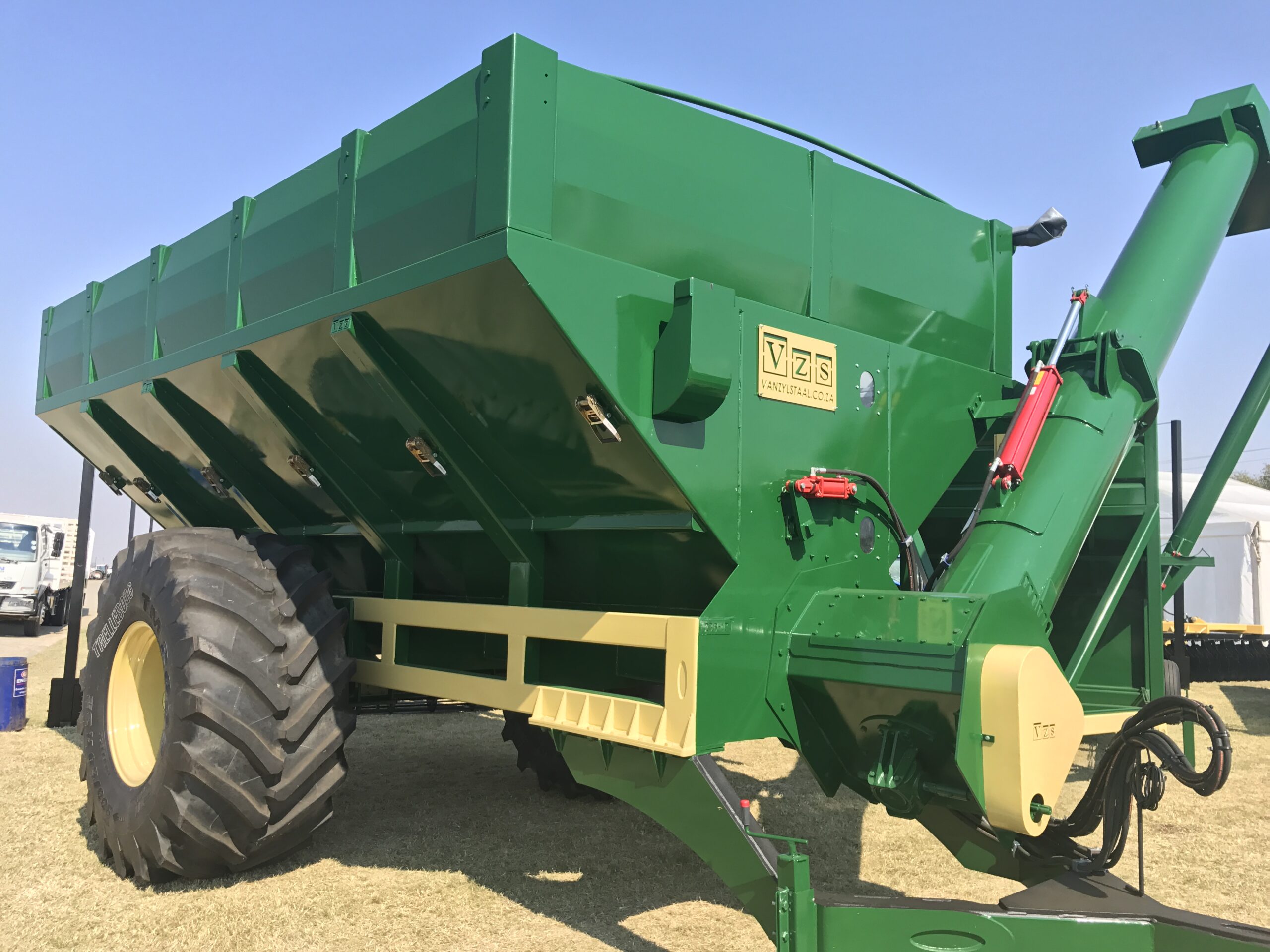 Debulking Trailer 26,500L - Van Zyl Staal